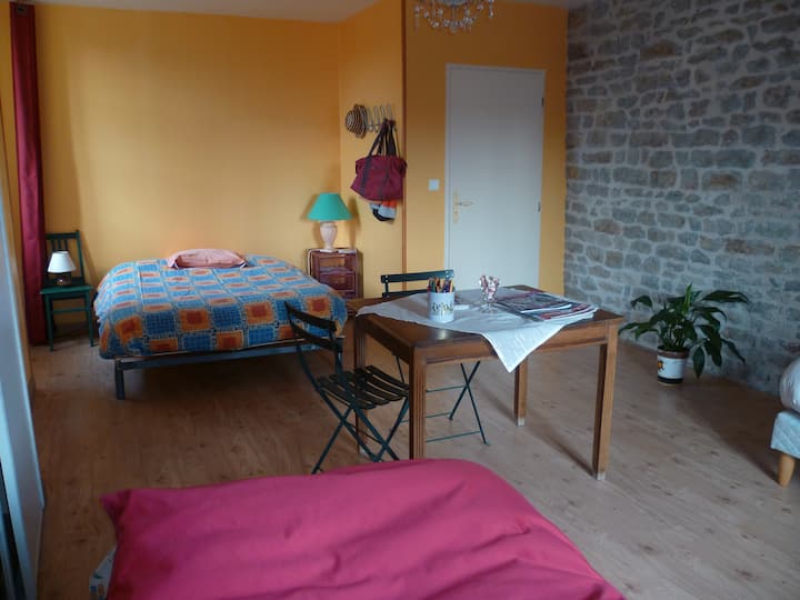 Large Room In Burgundy - Pouilly-en-Auxois