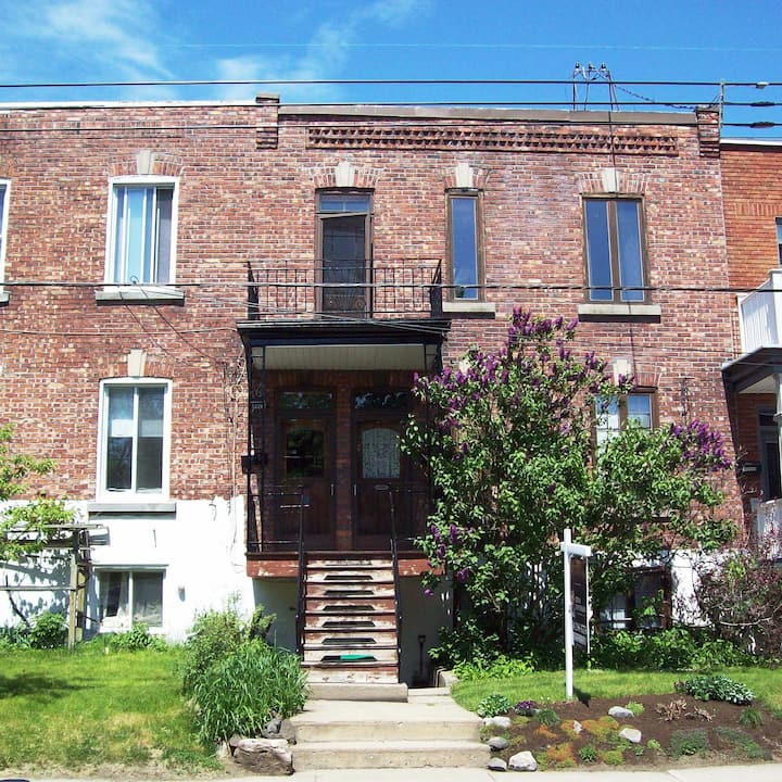 Magnifique Appartement à 2 Min Métro Villa Maria - Montreal