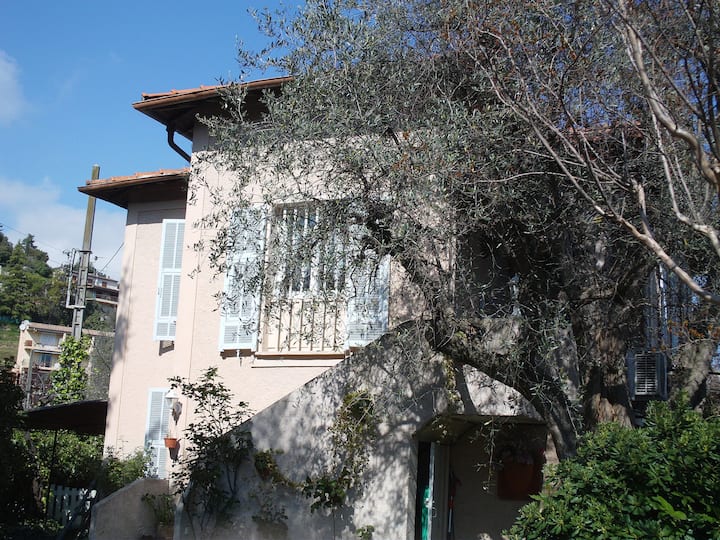 3 Pieces Tout Confort Dans Villa Au 1er Etage - La Gaude