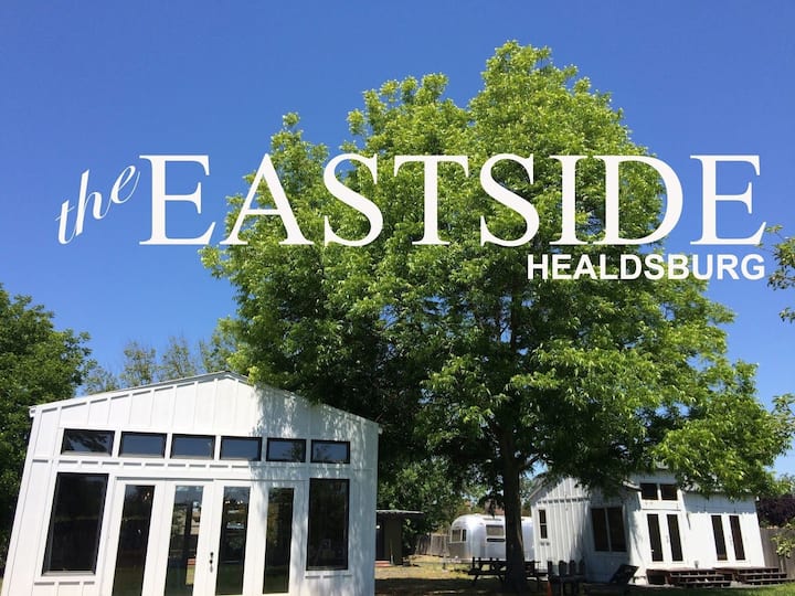 Three-building Healdsburg Homestead With Wine Barn - Healdsburg, CA