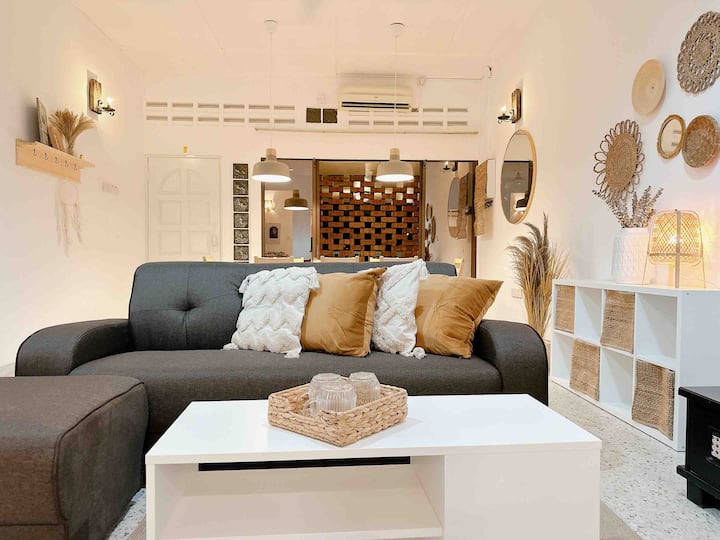 The Hiddenside Jacuzzi House - Taiping