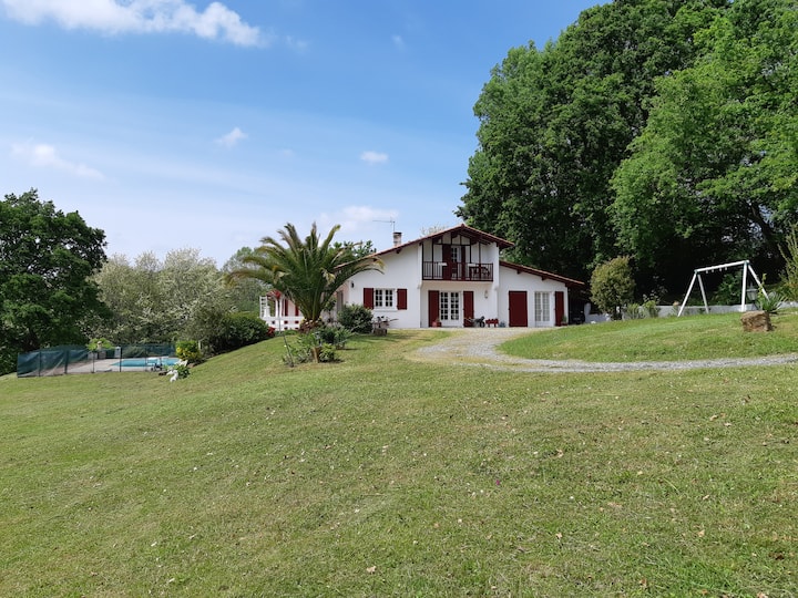 Maison 8 Personnes Avec Piscine - Bayonne