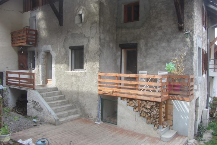 Maison De Village à La Montagne - Faverges