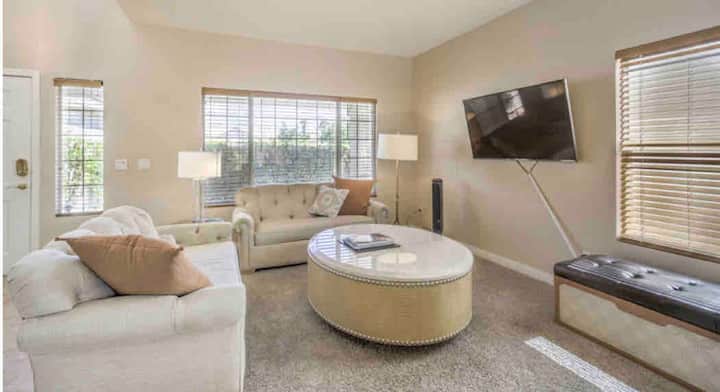 “Executive 3 Br Retreat: Room For 6, 3‑car Garage” - Henderson, NV