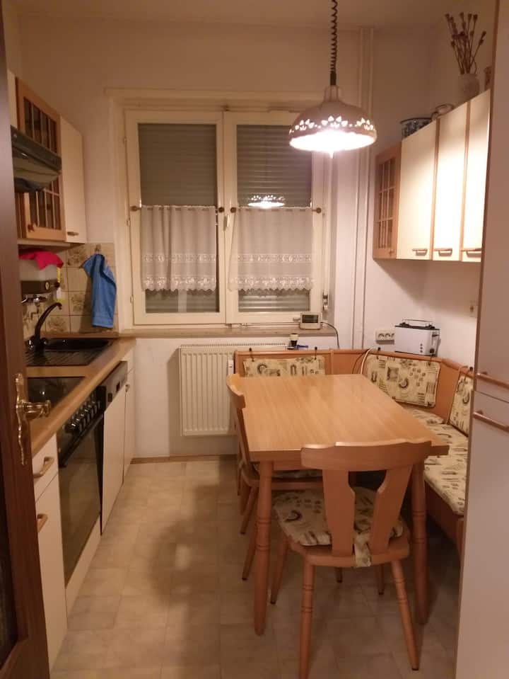 Beautiful Home In Lovely Bornheim - 1m To Train - Frankfurt