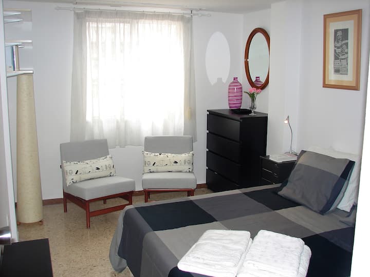 Apartamento De 3 Habitaciones Junto Al Rio Turia - Valencia