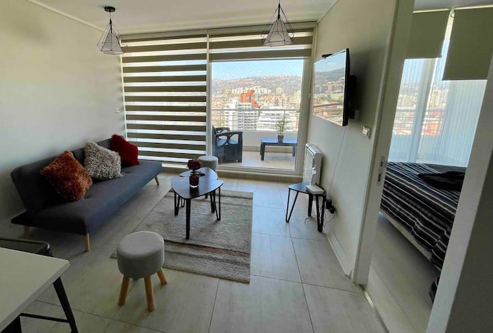 Steps From The Beach!  Parking, Pool, Gym  & Sauna - Chile