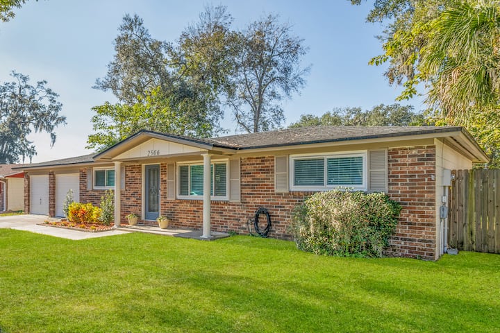 Renovated!  One Mile To Sand, Restaurants, & Bars! - Ponte Vedra Beach, FL