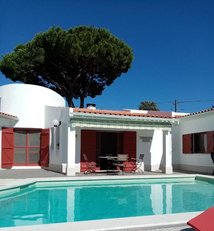 La Maison Aux Volets Rouges - Sesimbra