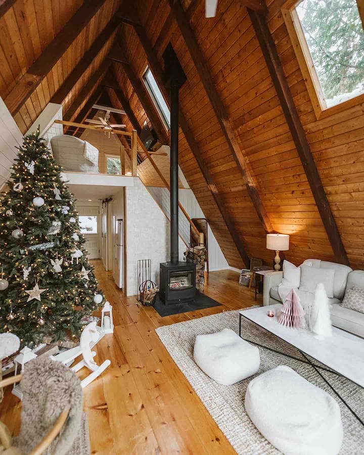 Aframe By Babbling Brook With Sauna & Hot Tub - Durham