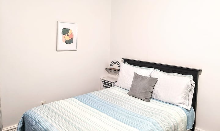 Private Room In 2 Bedroom Space! - Grand Rapids, MI