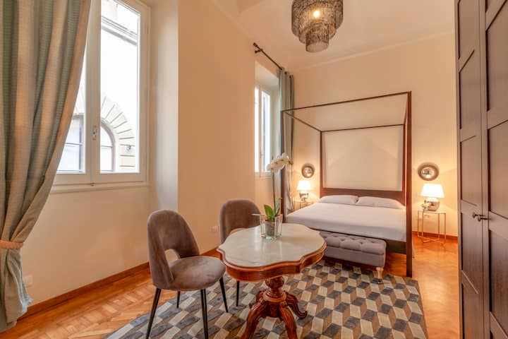 Santa Croce Fantastic Apartment - Florence