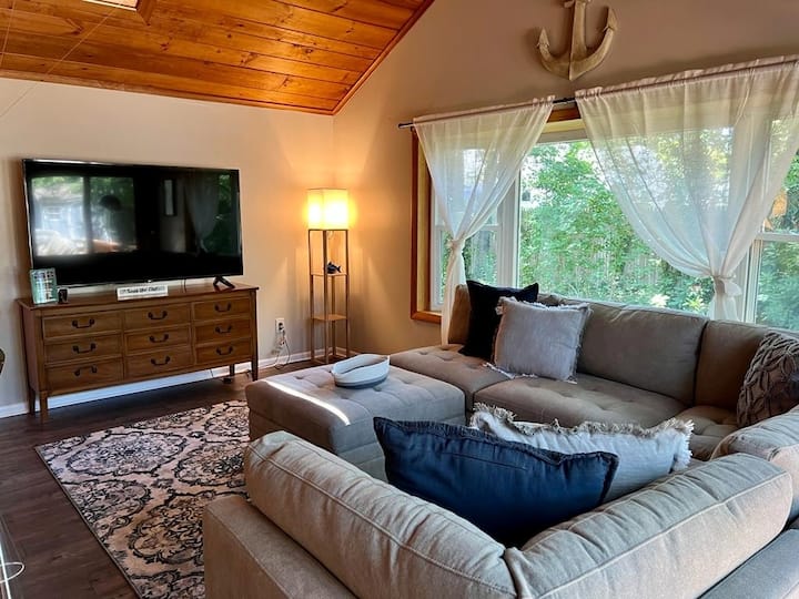 Spacious 4br Cape Cod Home :Close To Beach/main St - Barnstable, MA