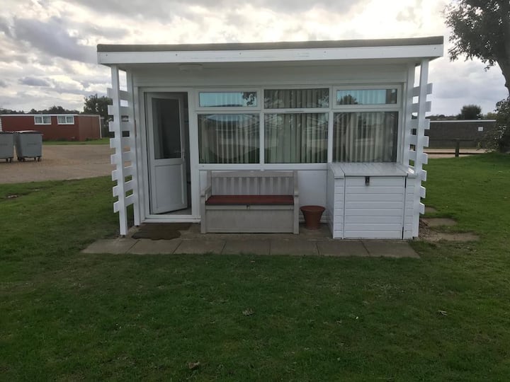 Cosy Modern Detached Chalet - Hemsby