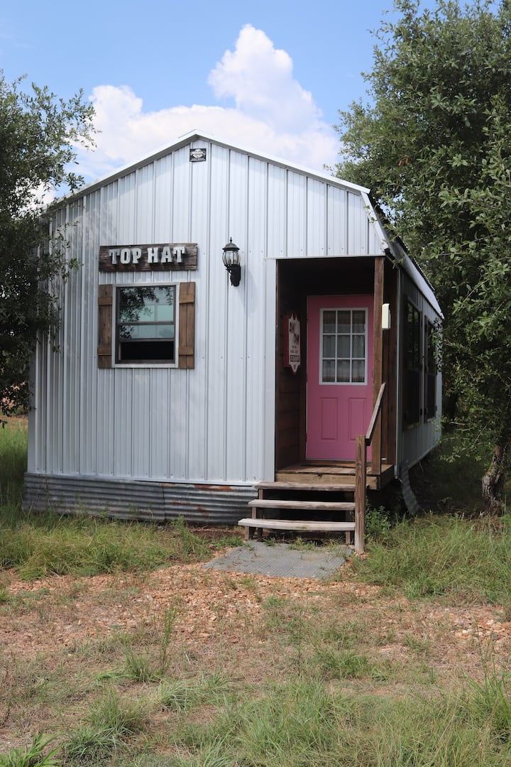 Round Top Ranch Top Hat Cottage - Round Top, TX