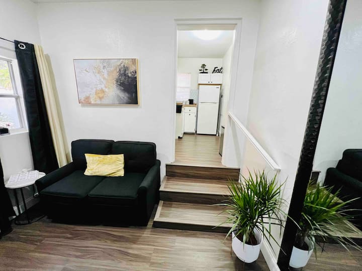 Lovely 1 Bedroom Unit-free Parking On Premises - Tampa, FL