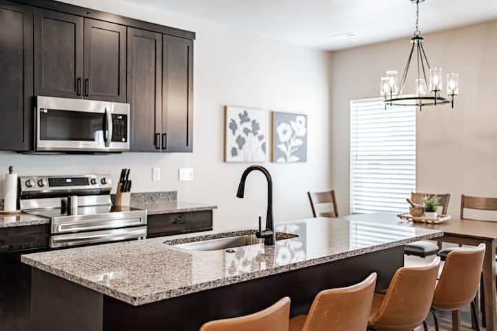 Cozy Townhome - Idaho Falls, ID
