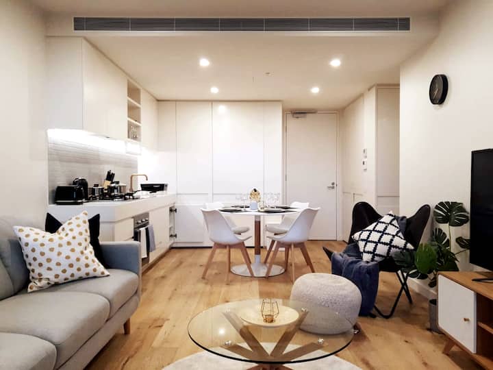 180-degree Views - 2bdr&1bth - Notting Hill
