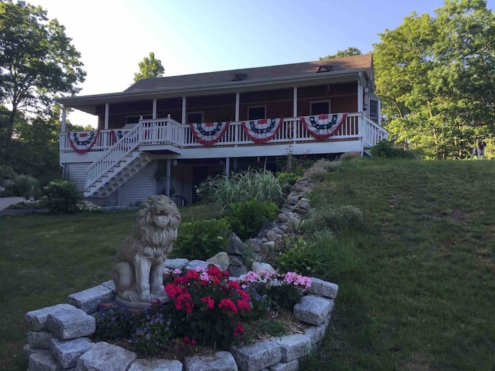 Clean, Quiet Apartment 1.5 Ml To Beach, Sleeps 6 - Charlestown, RI