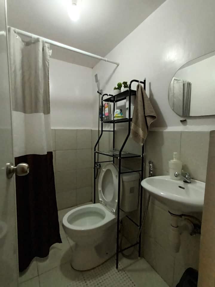 Cozy Condo 2br Unit Free Parking & Self Check-in - Meycauayan