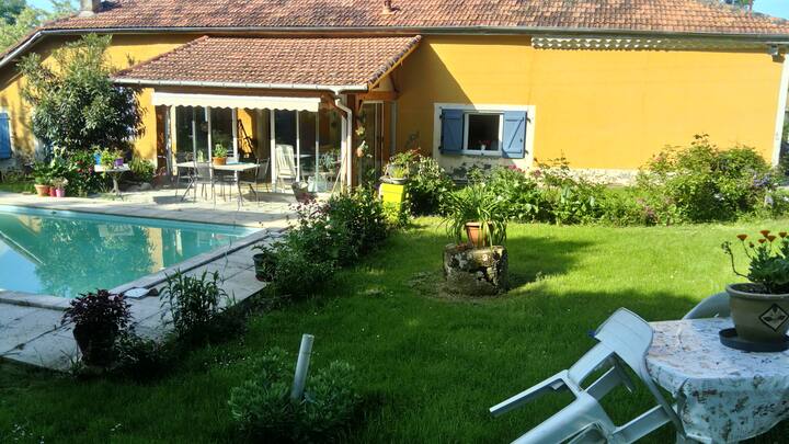 Ancienne Ferme Avec Piscine - Gers