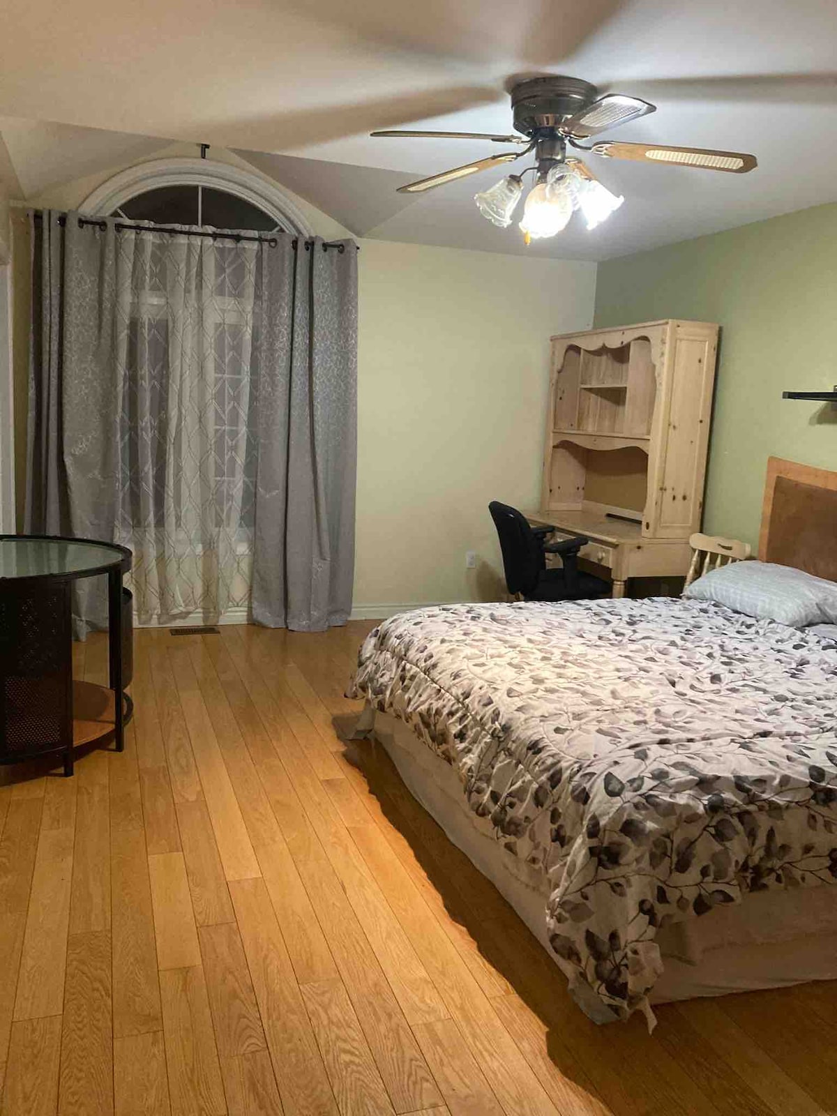 Master bedroom with private bathroom - Houses for Rent in Toronto ...