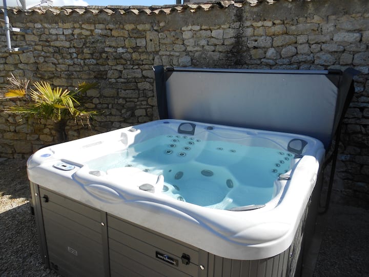 Maison Avec Spa Proche Cotinière ( Maisonneuve ) - Île d'Oléron