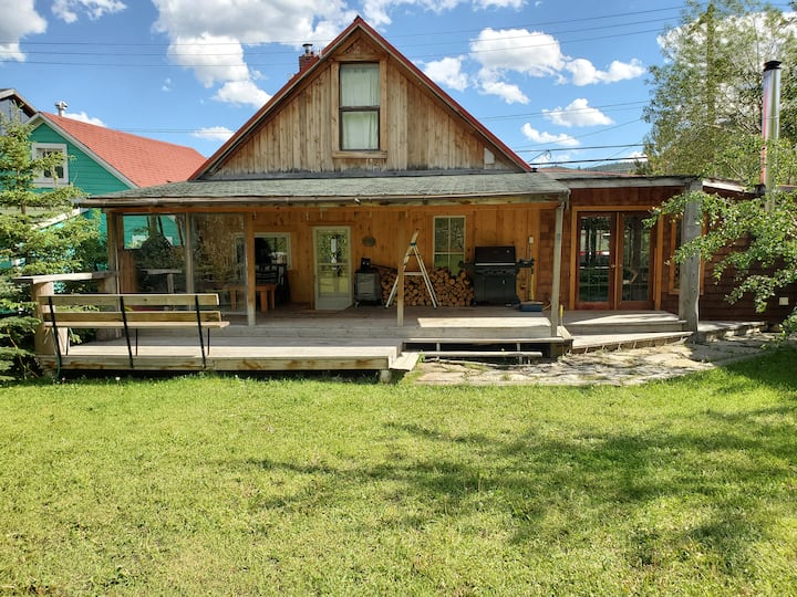 Top 12 Airbnb Vacation Rentals In Crowsnest Pass, Canada - Updated 2024 ...