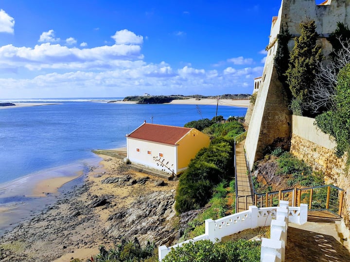 Lovely One Bedroom Flat At 900m From Beach - Vila Nova de Milfontes