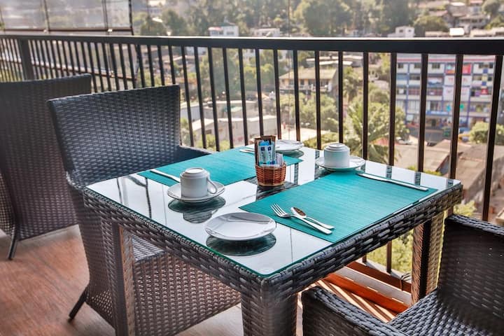 Superior King Room - Kandy City Stay - Kandy