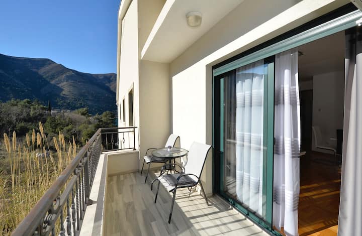 Sunrise Apartment - Kotor