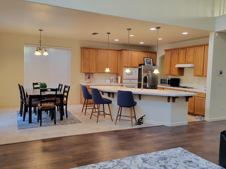 Spacious & Relaxing Stay S.j.c - Stockton, CA