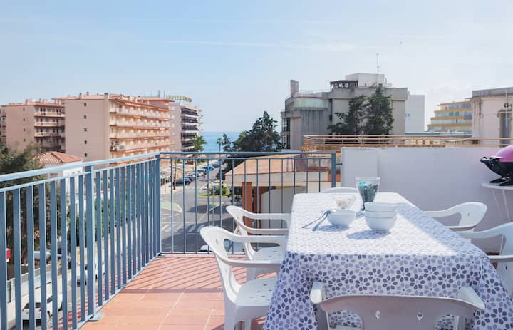 50 Mts Terrasse Avec Barbecue, Vue Sur Mer. - Roses