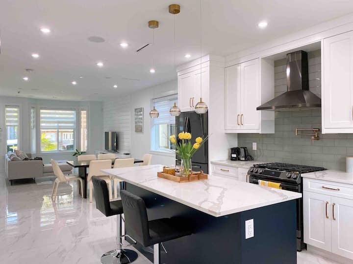 *Newly Built*3br 2.5bath Home 15min 2 Dt W/parking - Burnaby