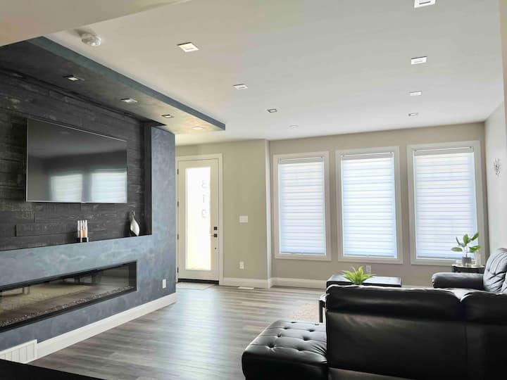 Luxurious And Modern Home | Sleeps 8 - Hamtramck, MI