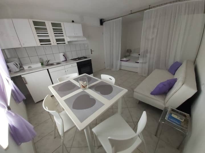 Cozy Apartment In Paceful Area :) - Senj