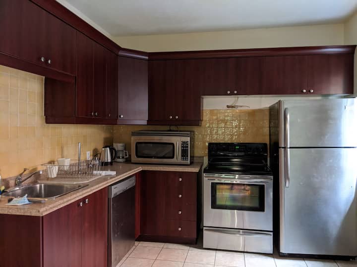 Large Private Room With Private Balcony Near Metro - Montreal