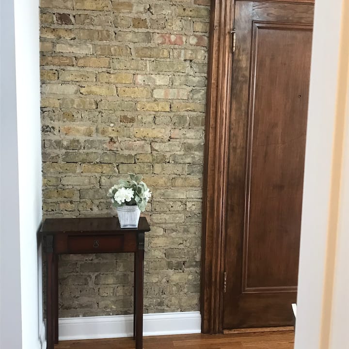 Entire City Apartment With Free Street Parking - Lincoln Square - Chicago