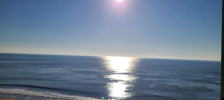 Beach Front Family-friendly Condo - Ocean City, MD