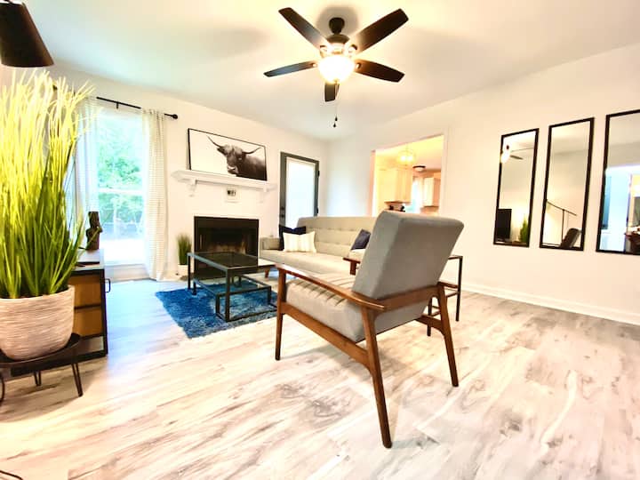 Thackeray’s Retreat, Sleeps 4 - Fayetteville, NC