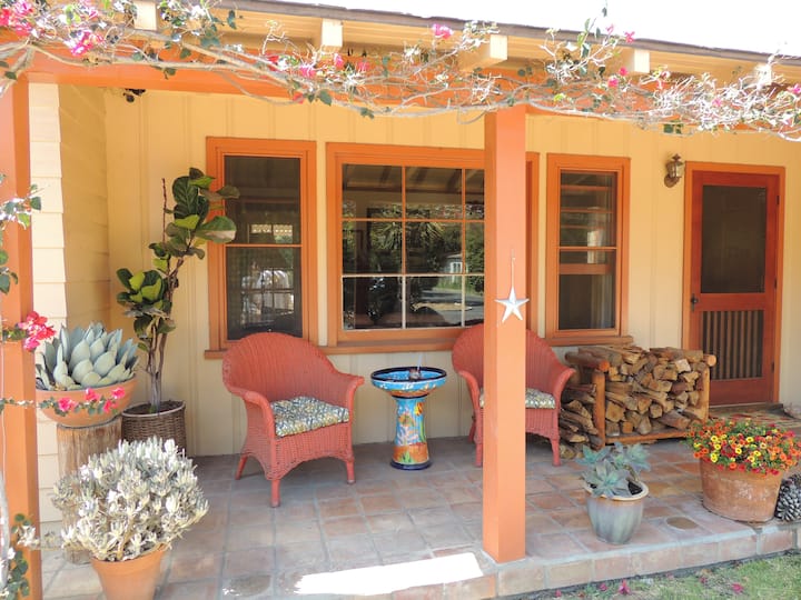 Large Sunny Studio 7 Min Drive To Downtown & Ucsb - Goleta, CA