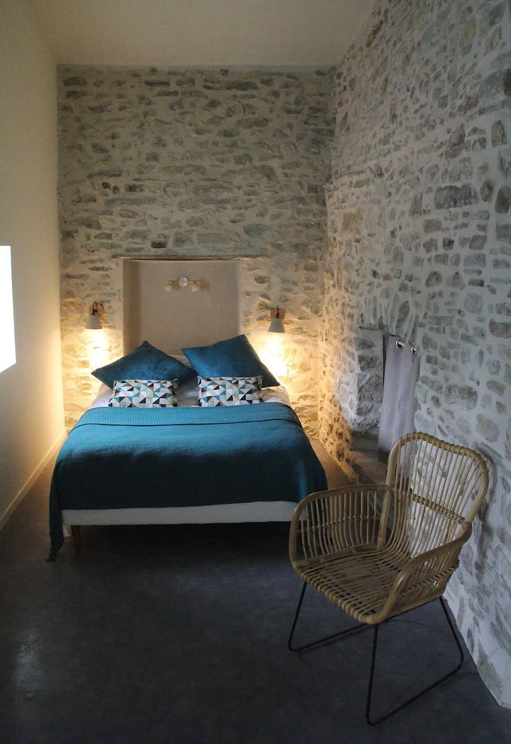 Gîte En Drôme Provençale, La Chambre D'hôte Eau - Dieulefit