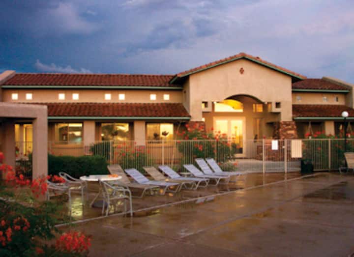 Luxurious Rancho Vistoso Condo - 3bed/2bath - Oro Valley, AZ