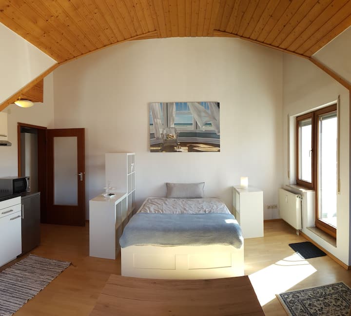 Schöne Helle Und Zentrale 1.5 Zimmer Wohnung - Sindelfingen