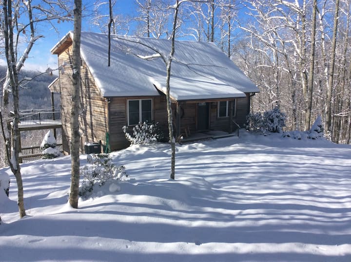 Mountain Top Hideaway - Cabins for Rent in Franklin, North Carolina ...
