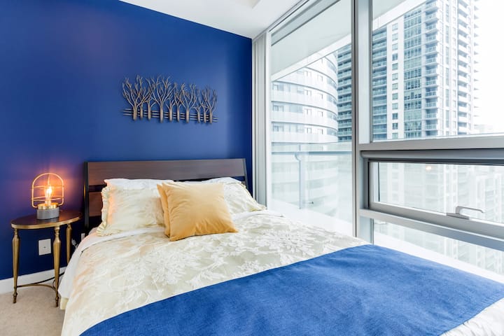 Toronto Downtown Luxury Condo With Large Patio - Toronto