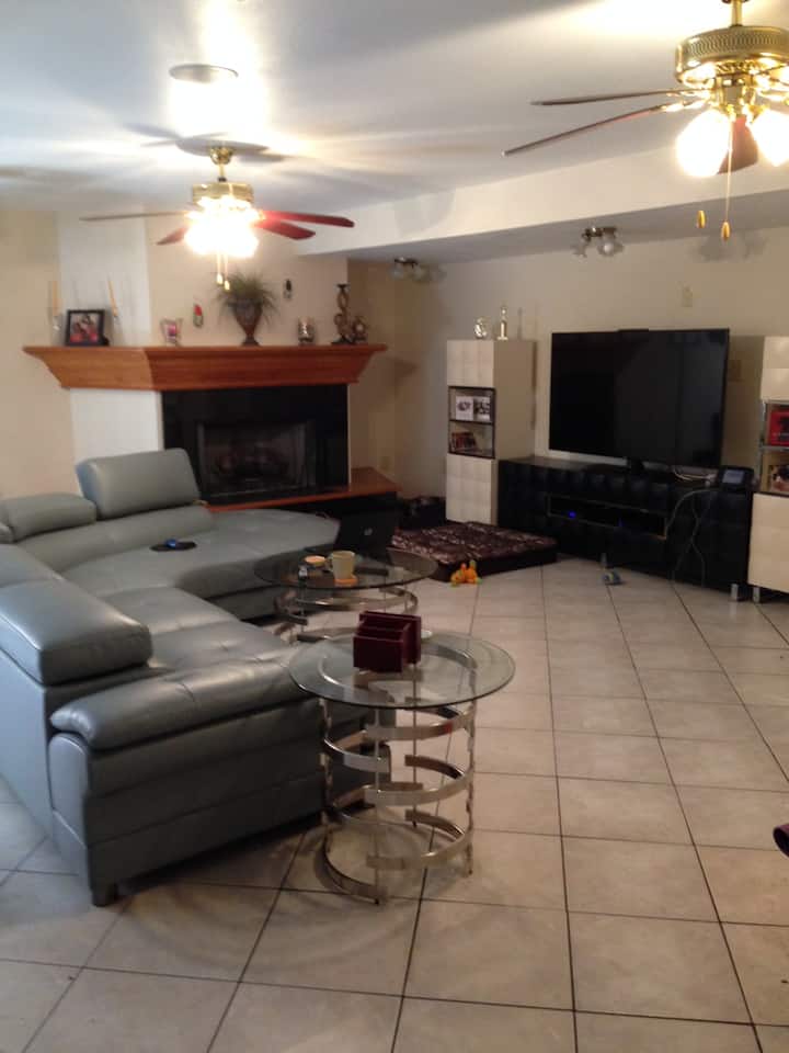 Big Bedroom, 2 Beds, Pvt Bath,balcony! Safe Area. - New Orleans, LA