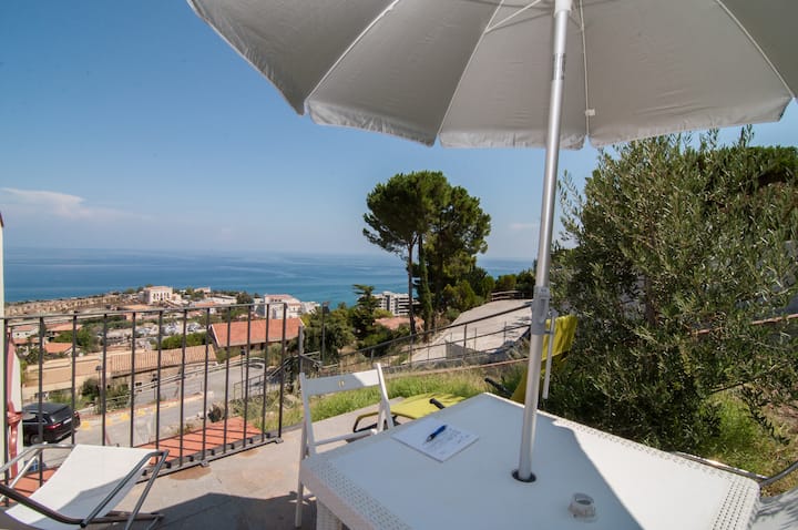 Modern Apartment, Outstanding Views 800 M To Beach - Cefalù