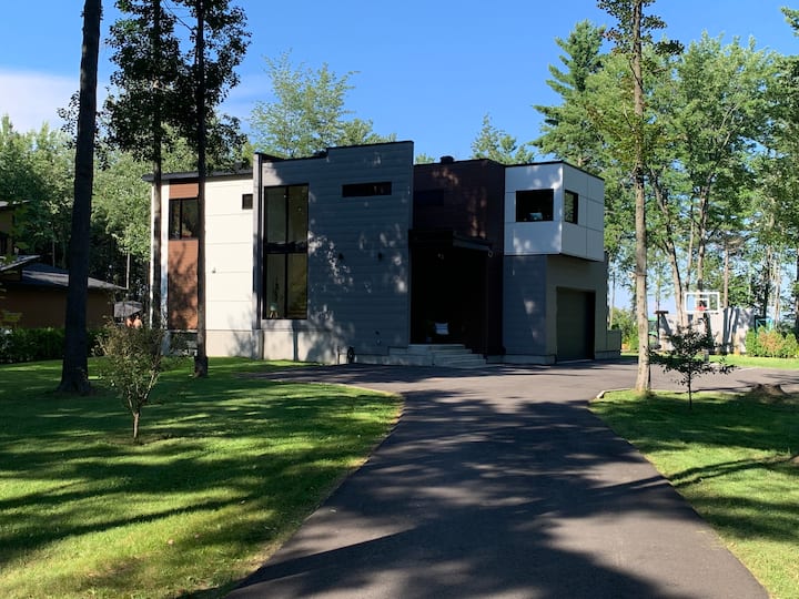 Maison Moderne Construite Sur Un Havre De Paix! - Trois-Rivières