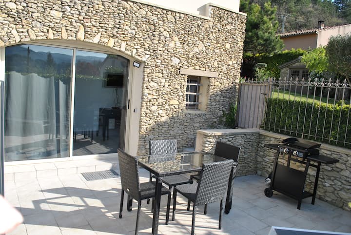 Au Pied Du Mont Ventoux : Le Gîte Saint Roch - Malaucène